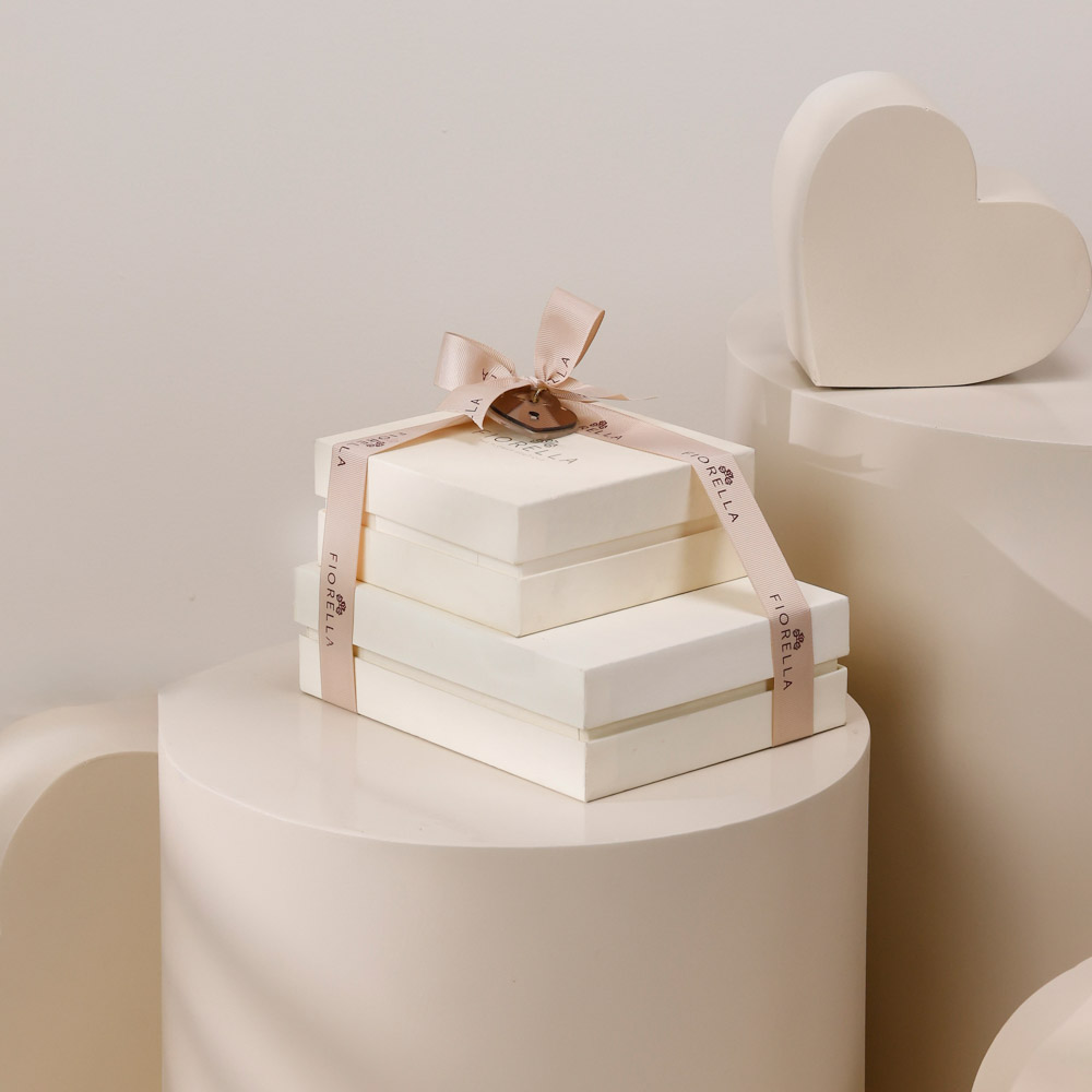 Buy Valentine Belgian Chocolates Online | Fiorella